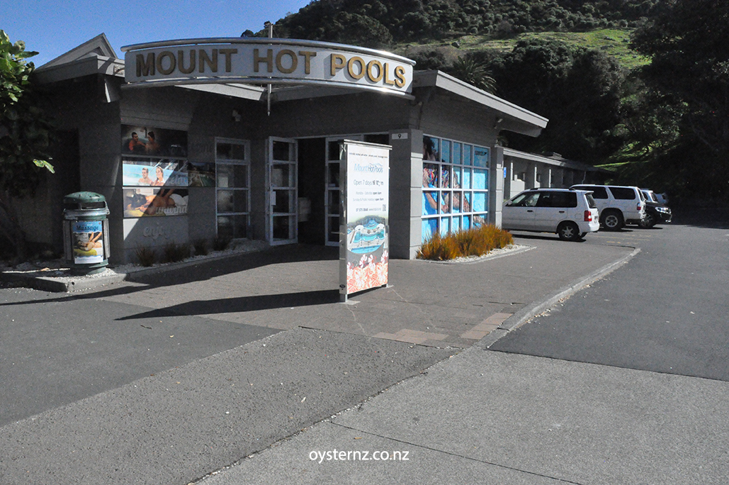 Mount Hot Pools – Entrance – Grab your wheels, Let's travel