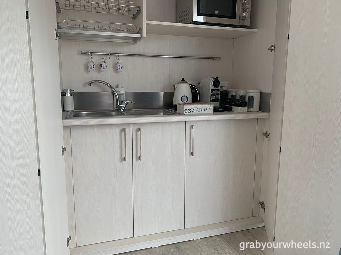 conference-kitchenette – Grab your wheels, Let's travel